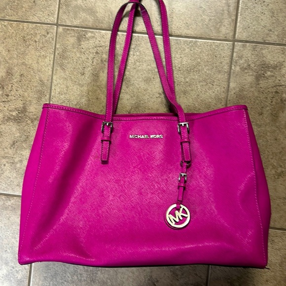 Michael Kors | Bags | Michael Kors Fuscia Hot Pink Large Tote Used ...